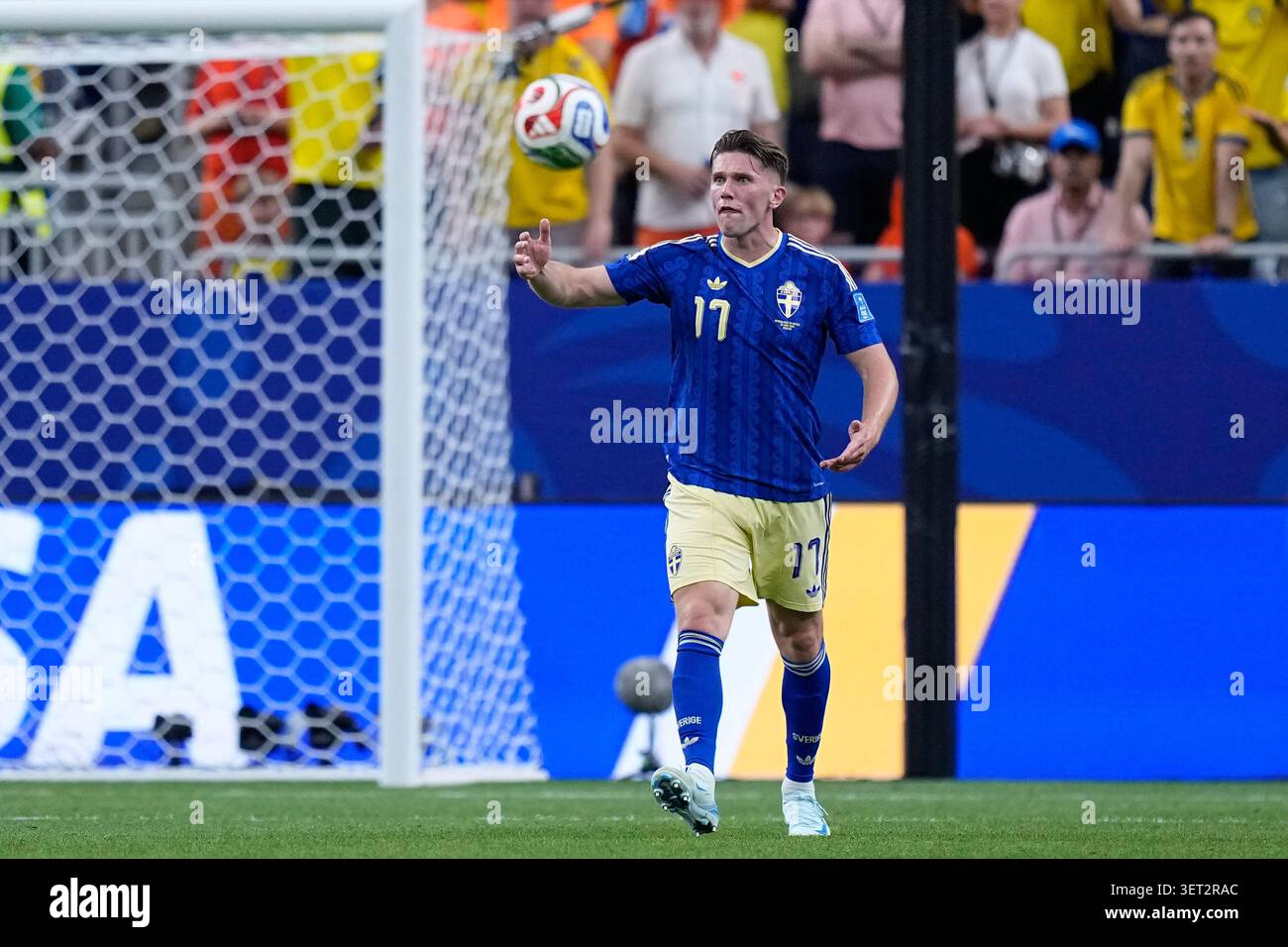 Sweden's Viktor Gyokeres reacts during the World Cup Group F soccer ...