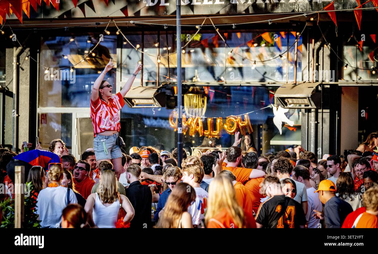 ROTTERDAM - Fans watch the Dutch national team in action against Sweden ...