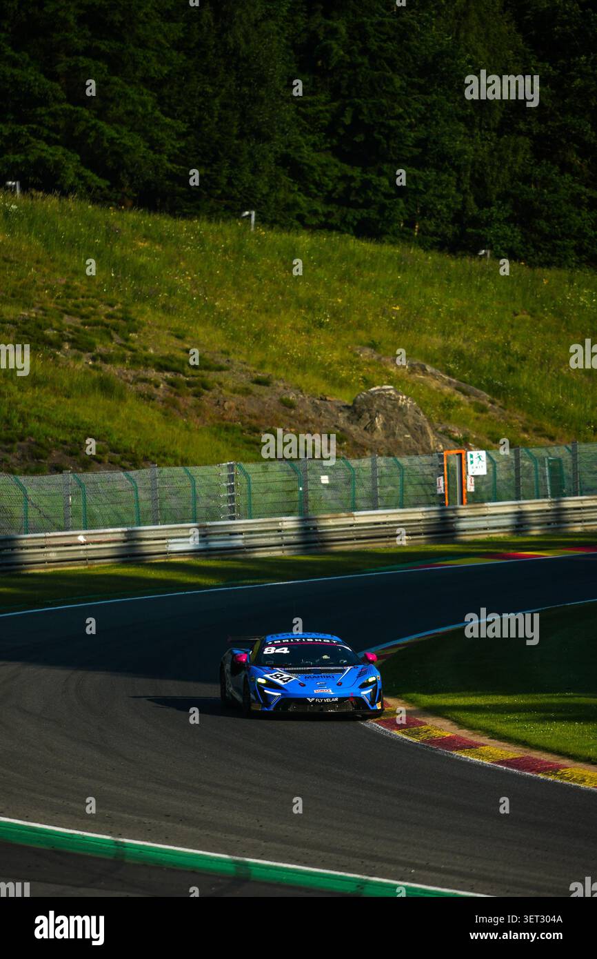 84 LAKE Revie, ANGLISS Blake, Paddock Motorsport, McLaren Artura GT4 ...