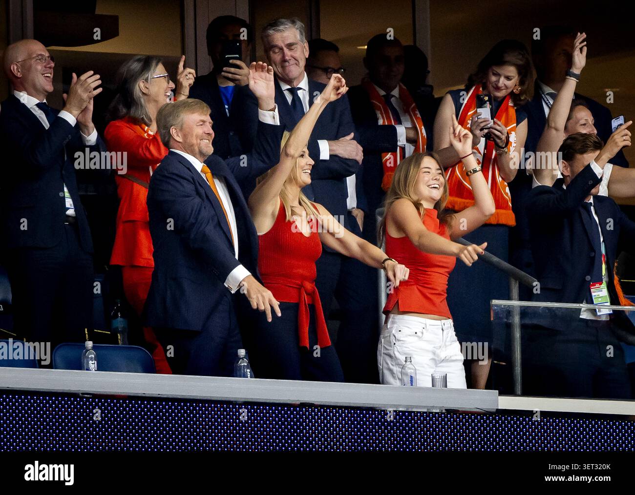 HOUSTON - (lr) King Willem-Alexander, Queen Máxima and Princess Ariane ...
