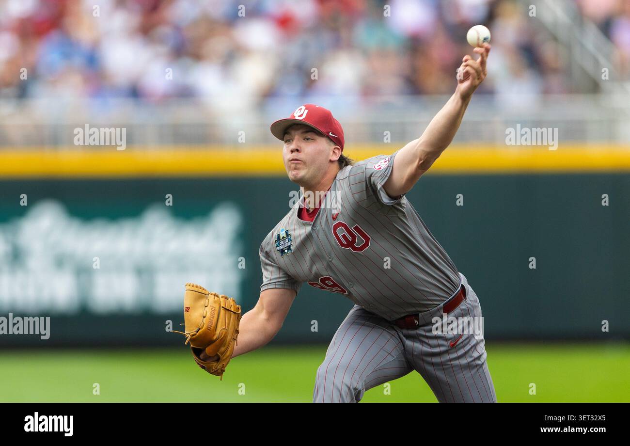 Oklahoma's Cord Rager throws against North Carolina during the first ...