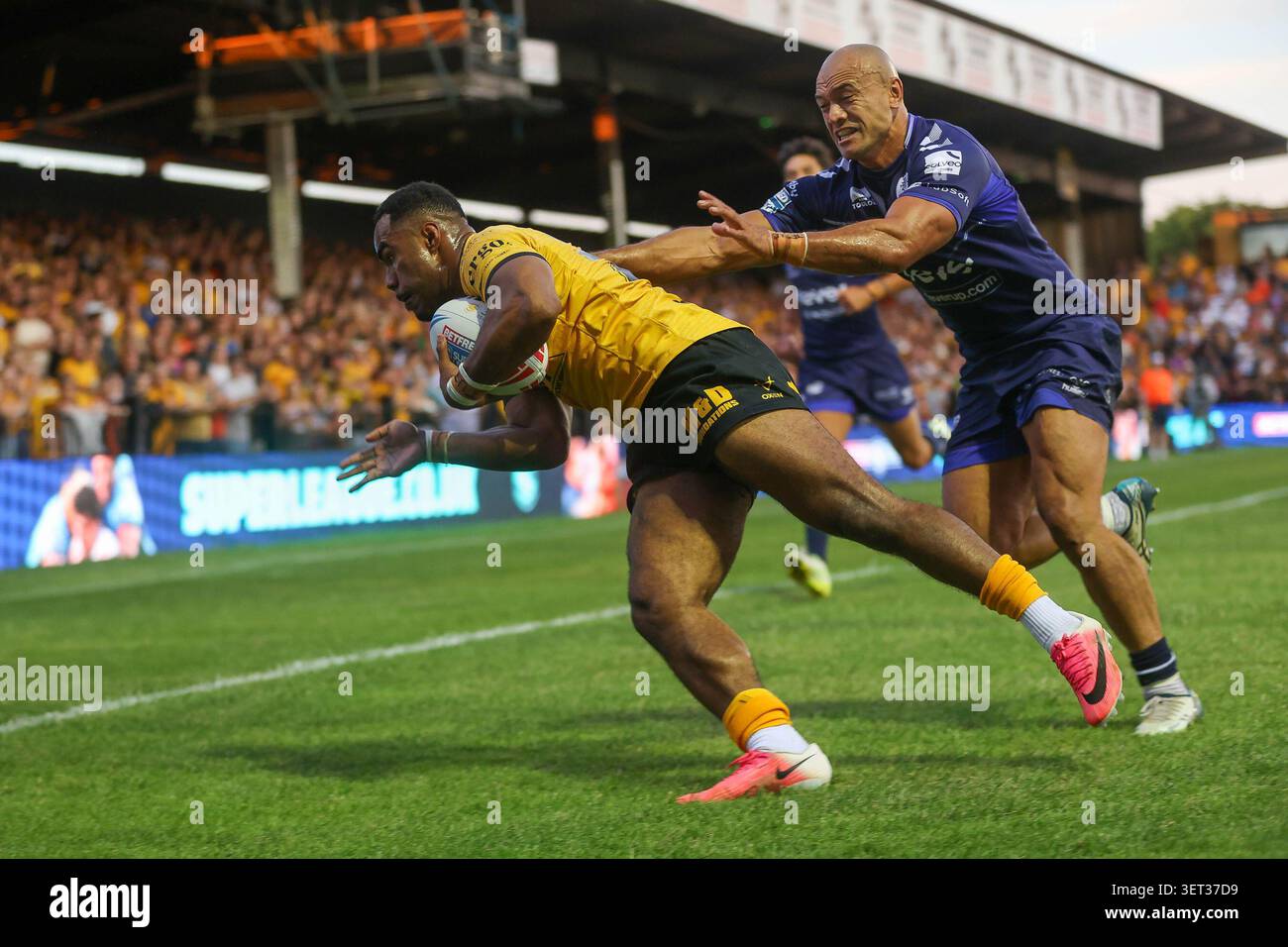 Jason Qare Qare dives in for a try during the BetFred Super League ...