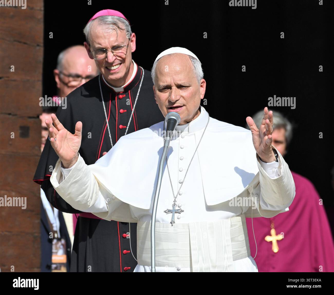IPA85894257 - Milan, Italy: Pope Leo XIV meets with the faithful and ...