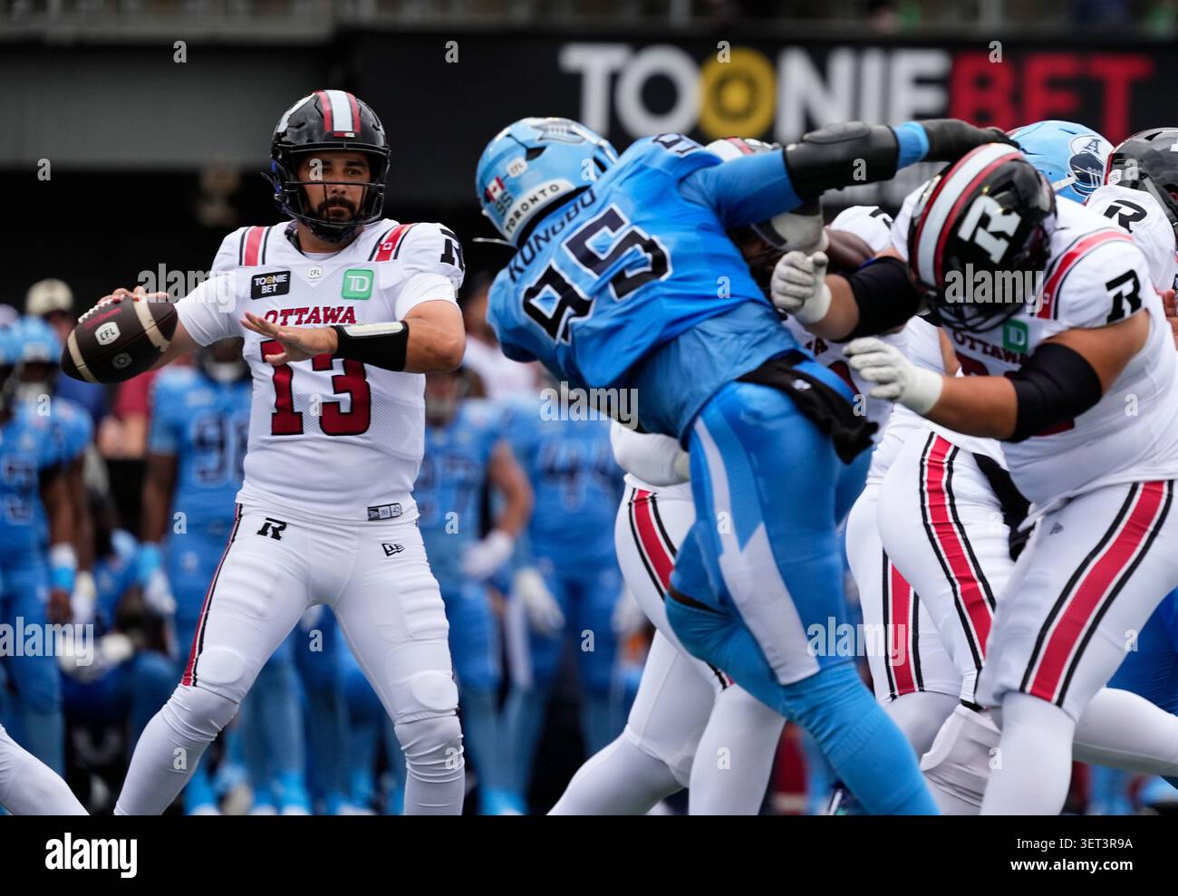 Ottawa Redblacks‚Äô Giordano Vaccaro (68) keeps Toronto Argonauts‚Äô ...