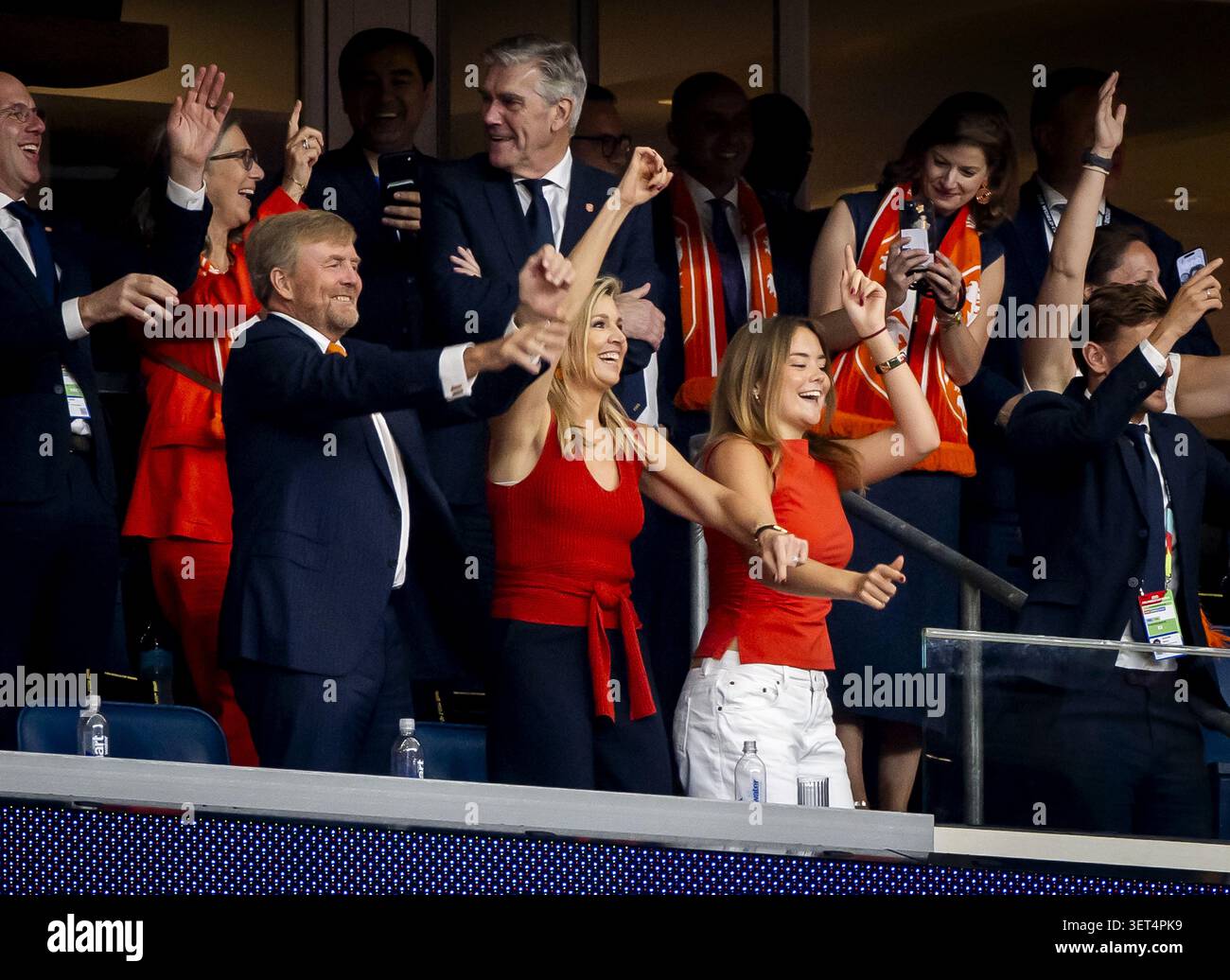 HOUSTON - (lr) King Willem-Alexander, Queen Máxima and Princess Ariane ...