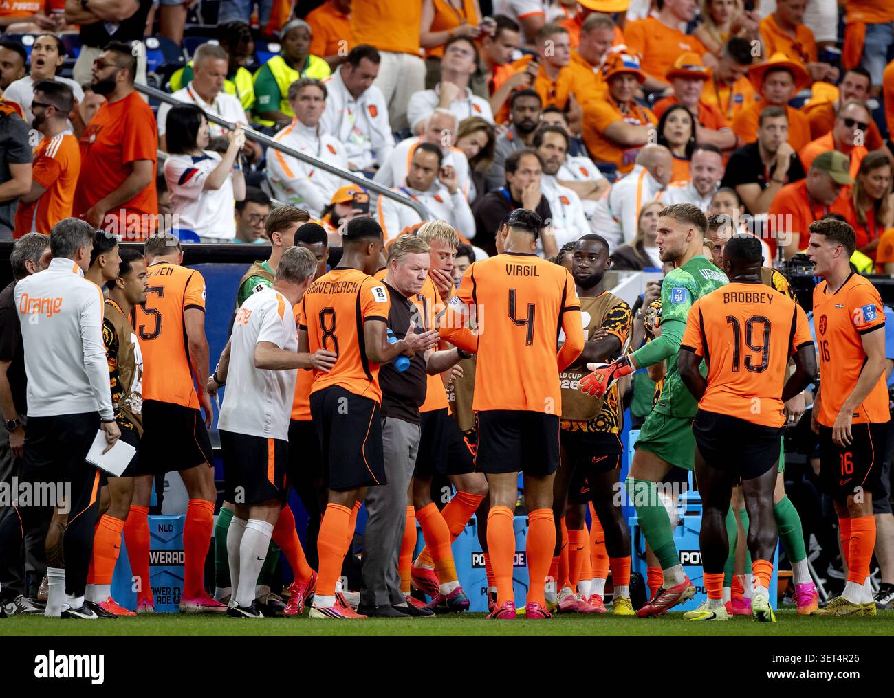 HOUSTON - Netherlands coach Ronald Koeman during the FIFA 2026 Group F ...