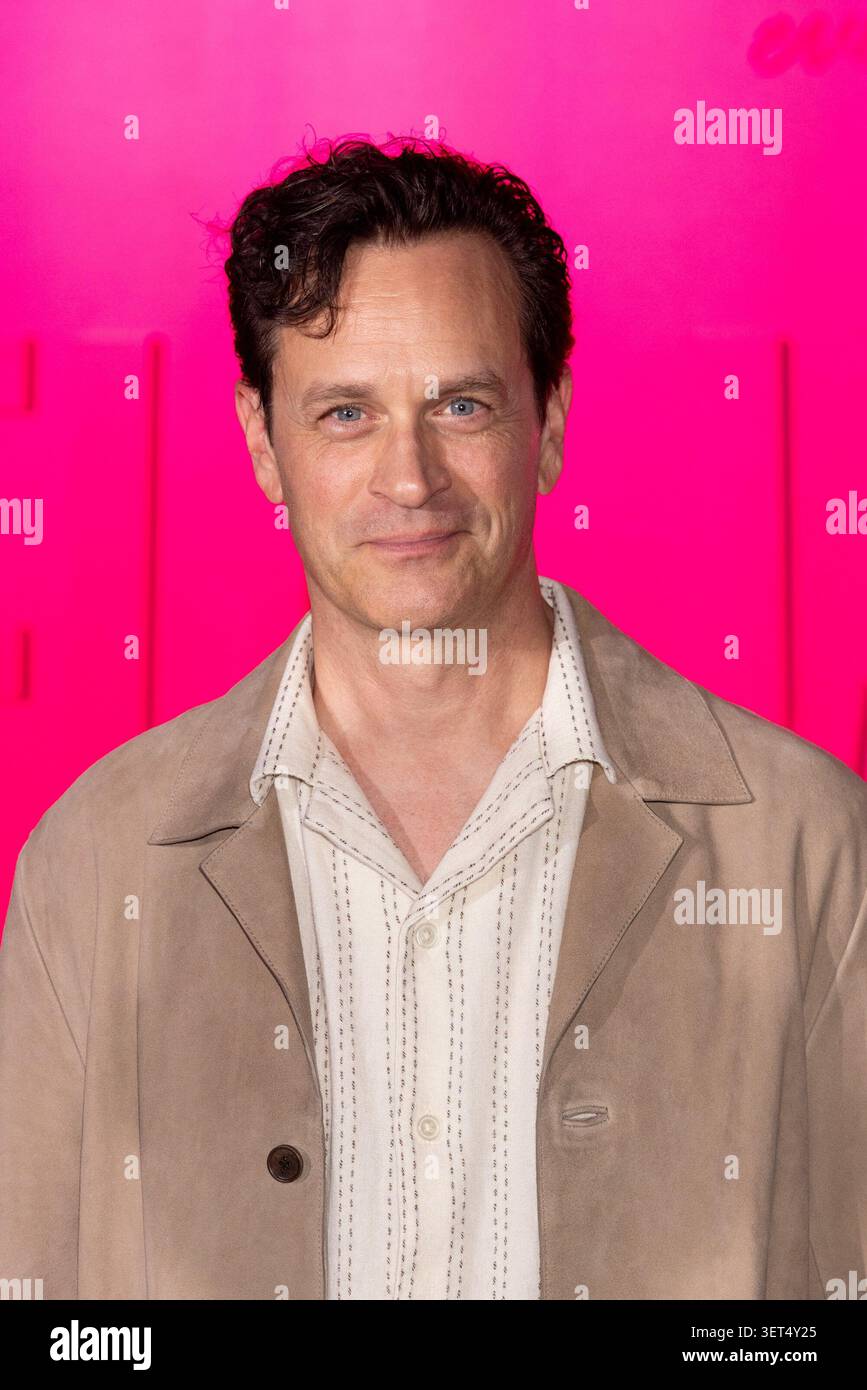 Thomas Everett Scott at arrivals for ELLE WORLD Grand Opening, Hall des ...