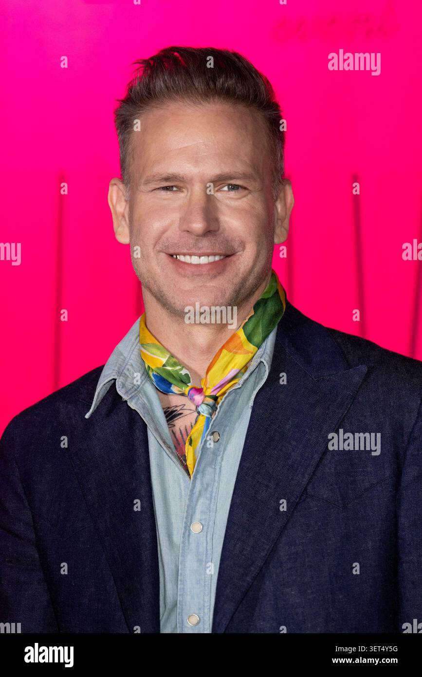Matthew Davis at arrivals for ELLE WORLD Grand Opening, Hall des ...