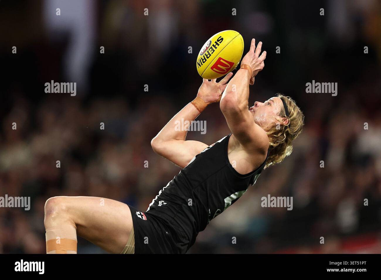 Tom De Koning of the Saints takes a mark during the AFL Round 15 match ...