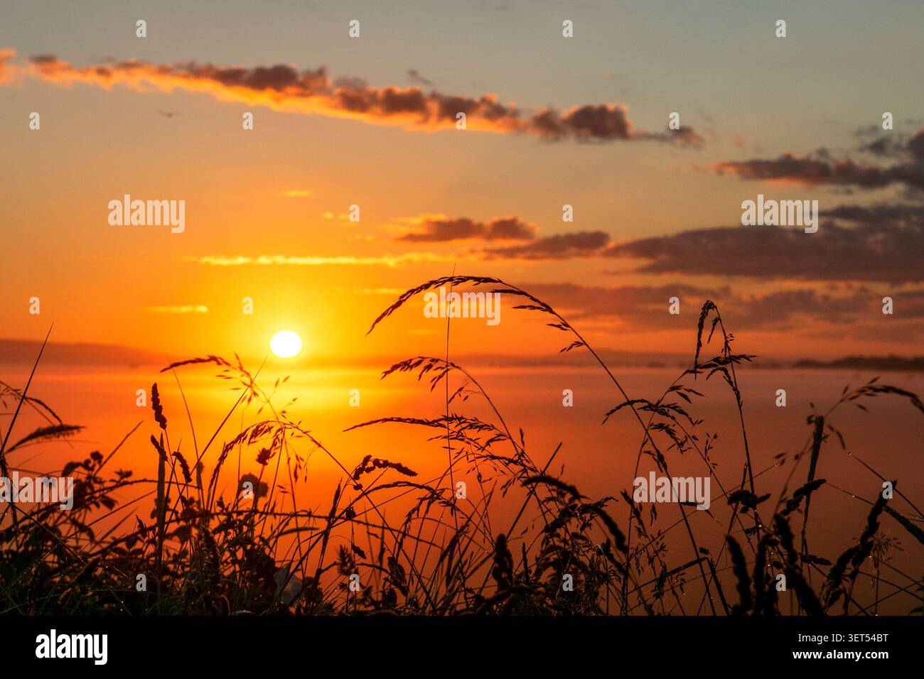 Southport, Merseyside, 21.06.2026 As a stunning sunrise starts the day ...