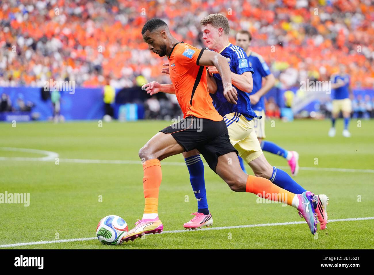 IPA85903568 - Cody Gakpo of Netherlands and Alexander Bernhardsson of ...