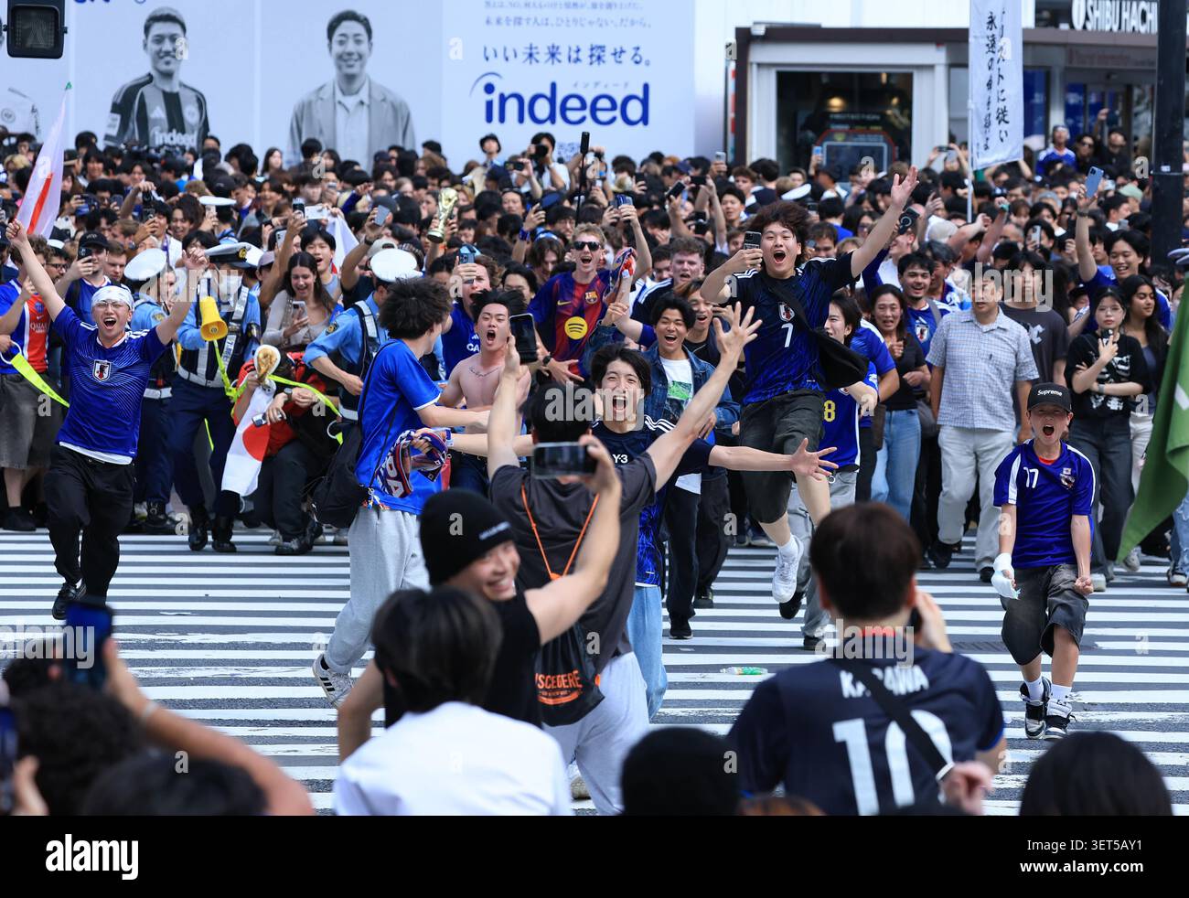 Japanese supporters and young people get loud to celebrate Japan's ...
