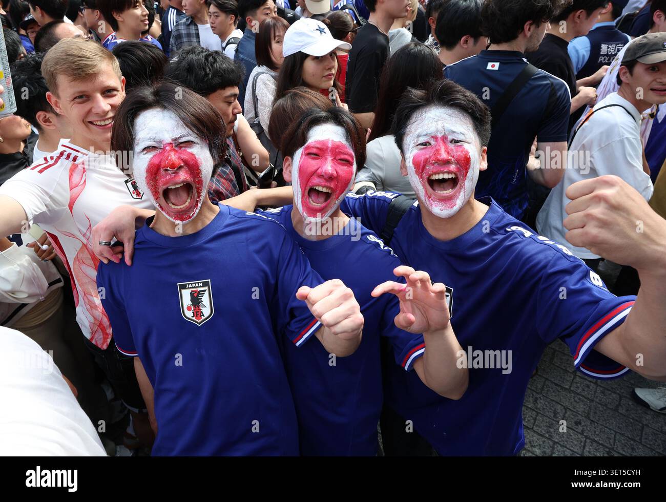 Japanese supporters and young people get loud to celebrate Japan's ...