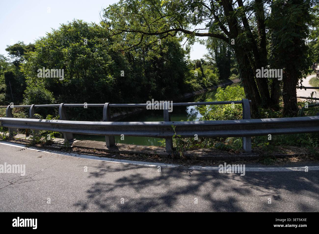 IPA85905950 - Milan, Senago, Villoresi Bike Path, Road to Cesate, June ...