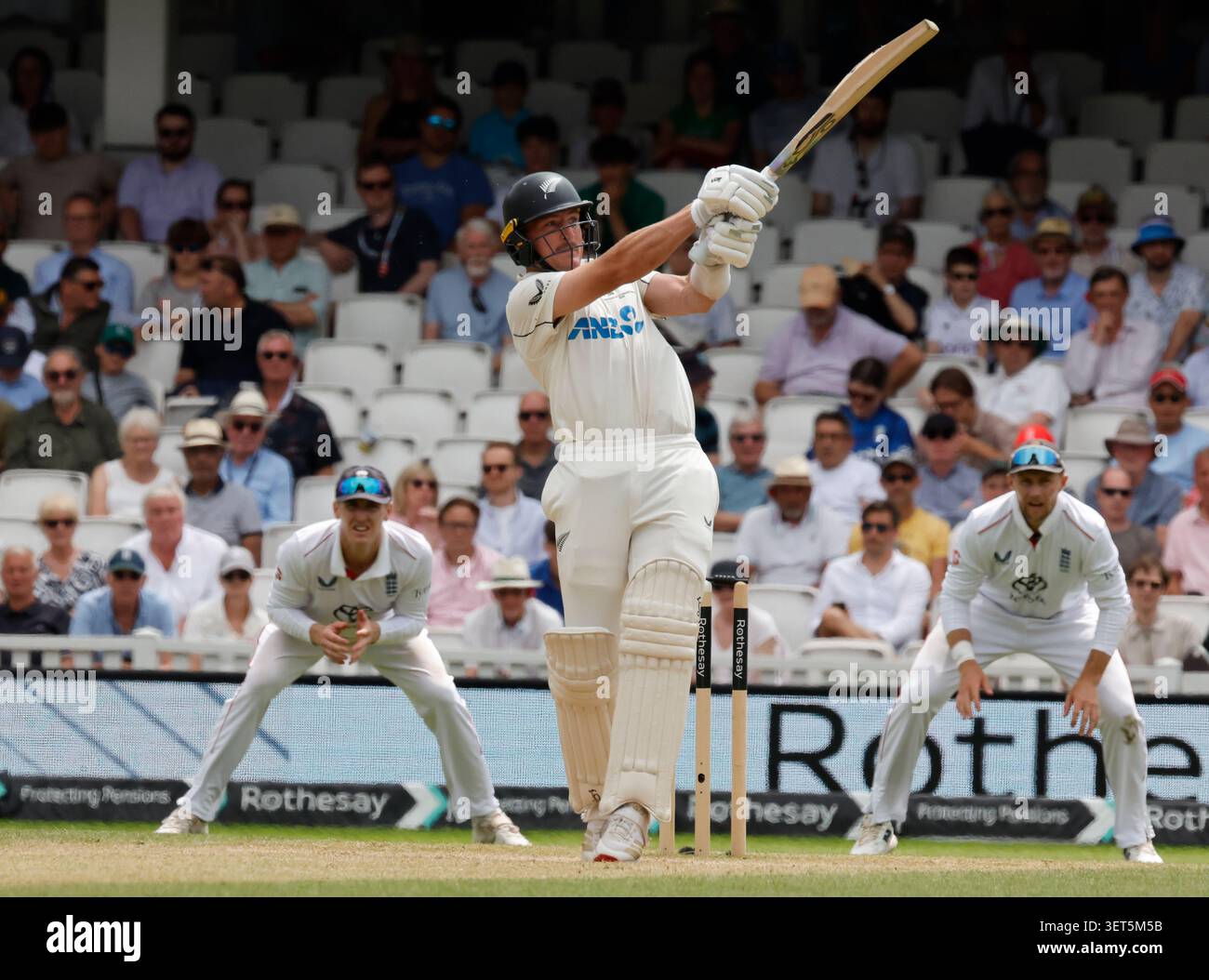 London, ENGLAND -Nathan Smith of New Zealand in action during 2nd ...