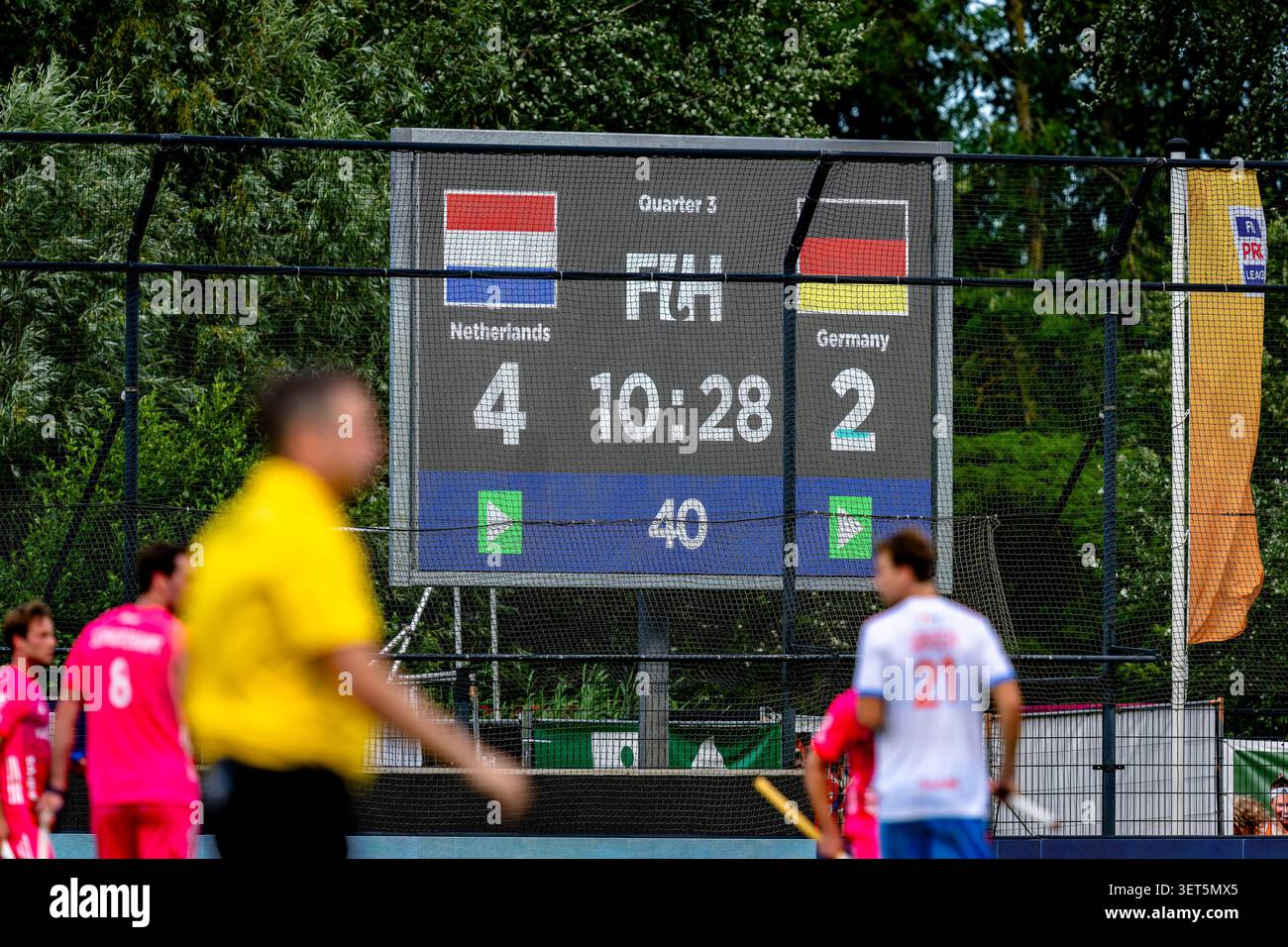 ROTTERDAM - (lr) the scoreboard during the FIH Pro League match between ...