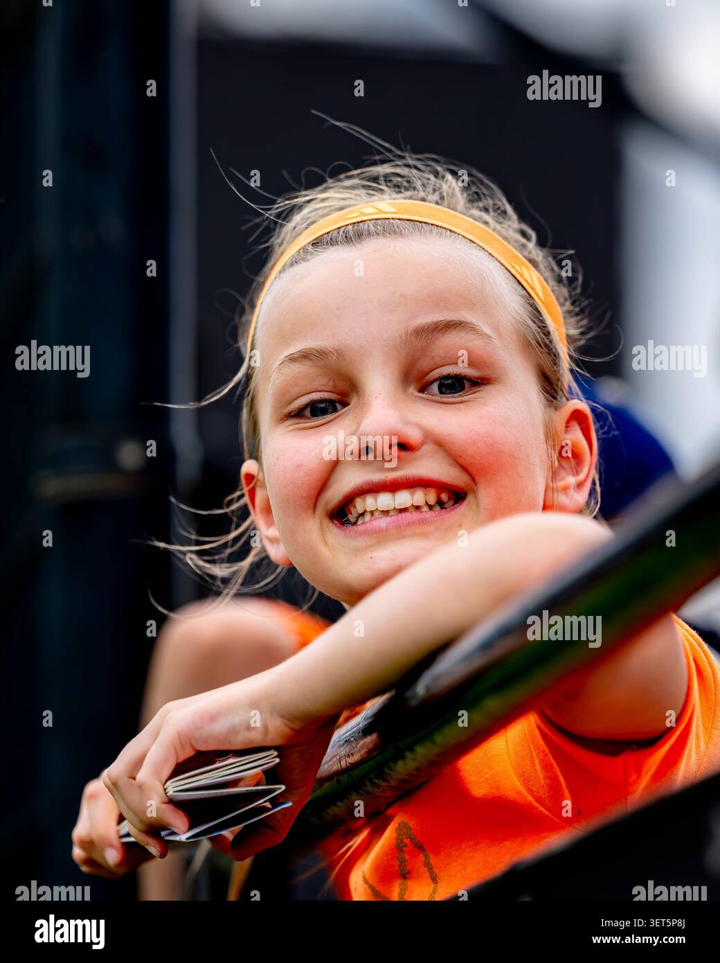 ROTTERDAM - a young hockey fan during the FIH Pro League match between ...