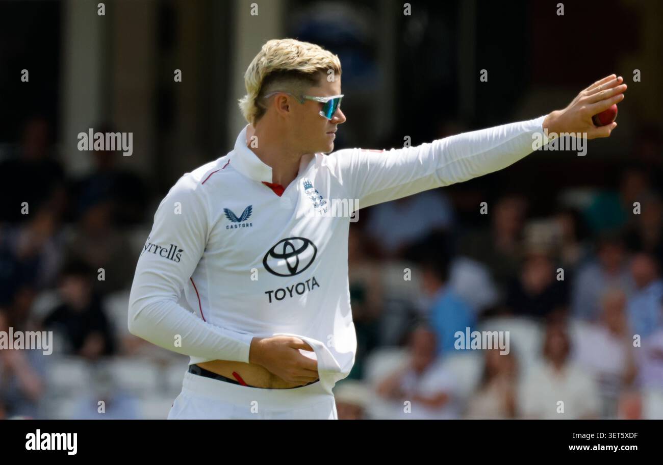 London, ENGLAND - England's Jacob Bethell(Warwickshire) in action ...