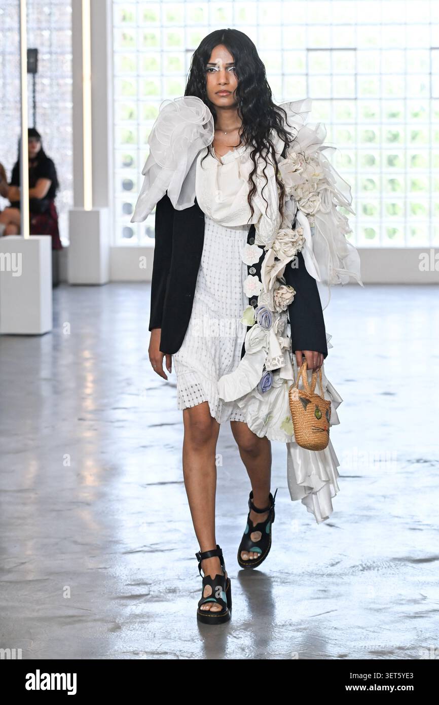 IPA85907782 - Milan, Milan Men’s Fashion Week Spring/Summer 2027 - Men ...