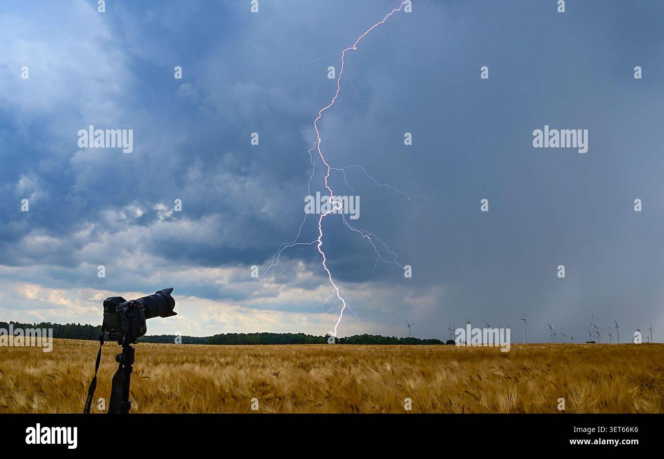 21 June 2026, Brandenburg, Treplin: A flash of lightning illuminates ...