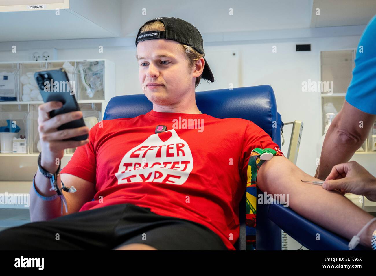Twitch Streamer Jacob "Jaxstyle" Krull donates blood in connection with ...