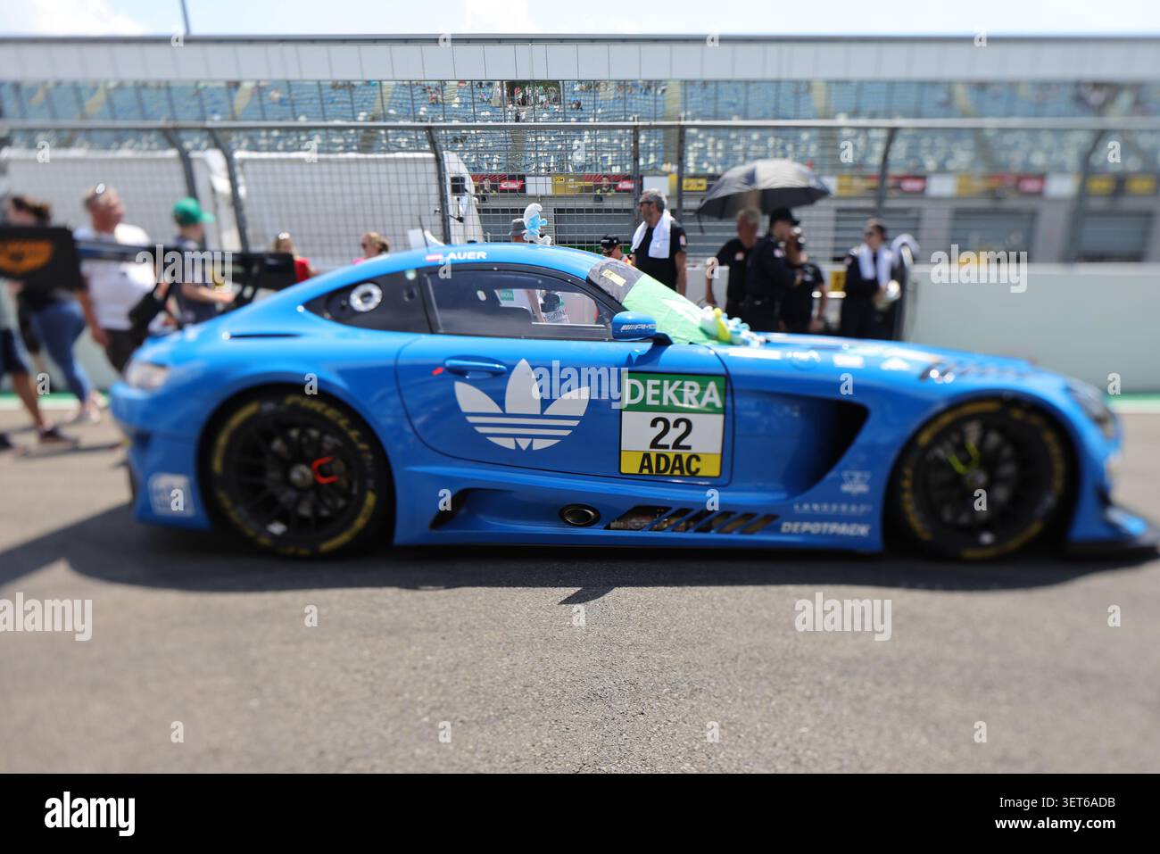 Lucas Auer (A/Mercedes-AMG Team Landgraf, #22), Mercedes-AMG GT3 in the ...