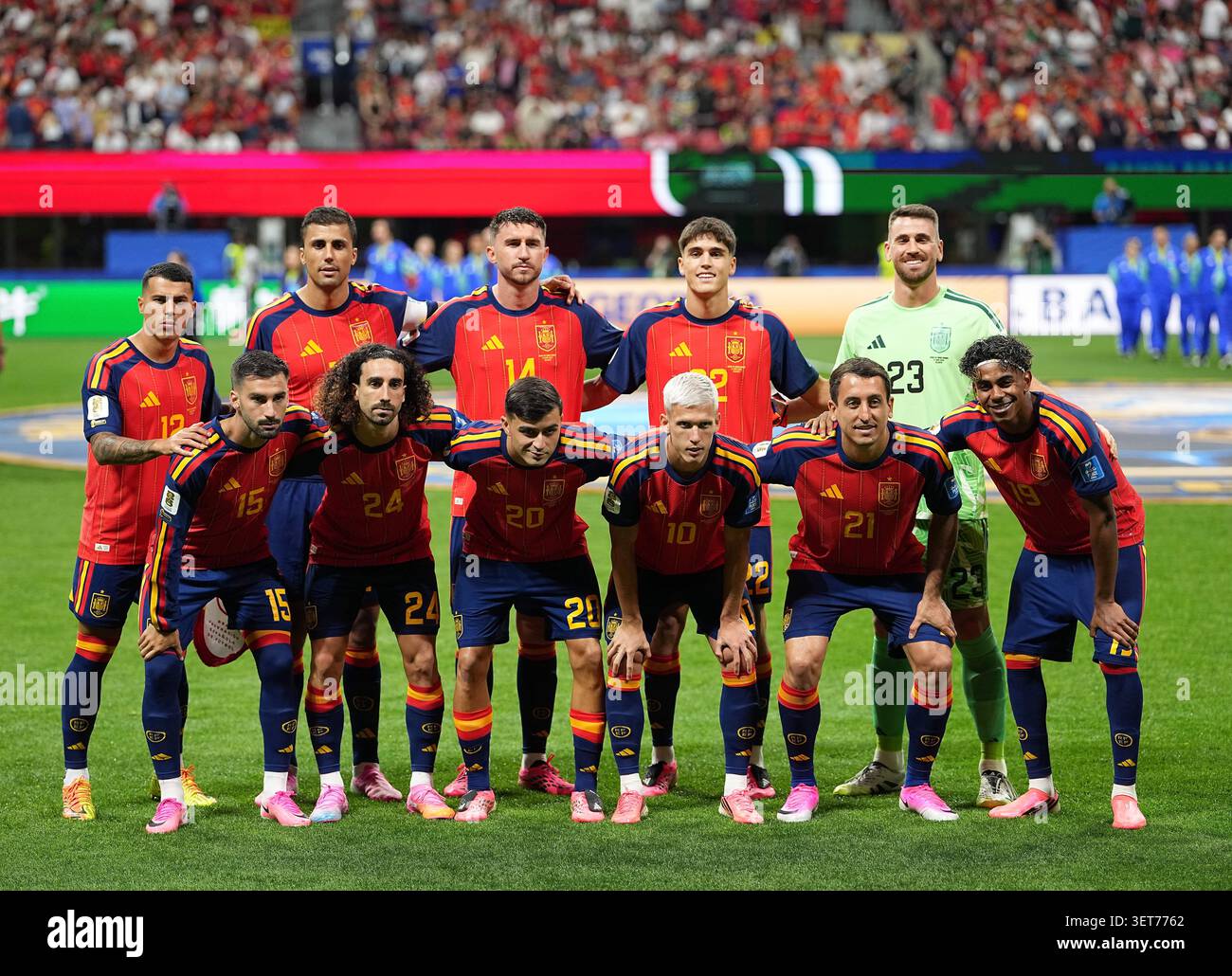 (260622) -- ATLANTA, June 21, 2026 (Xinhua) -- Starting players of ...