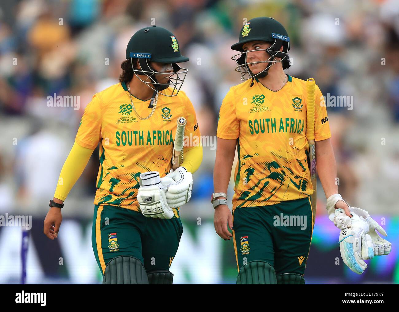 South Africa's Chloe Tryon (left) and Marizanne Kapp celebrate ...