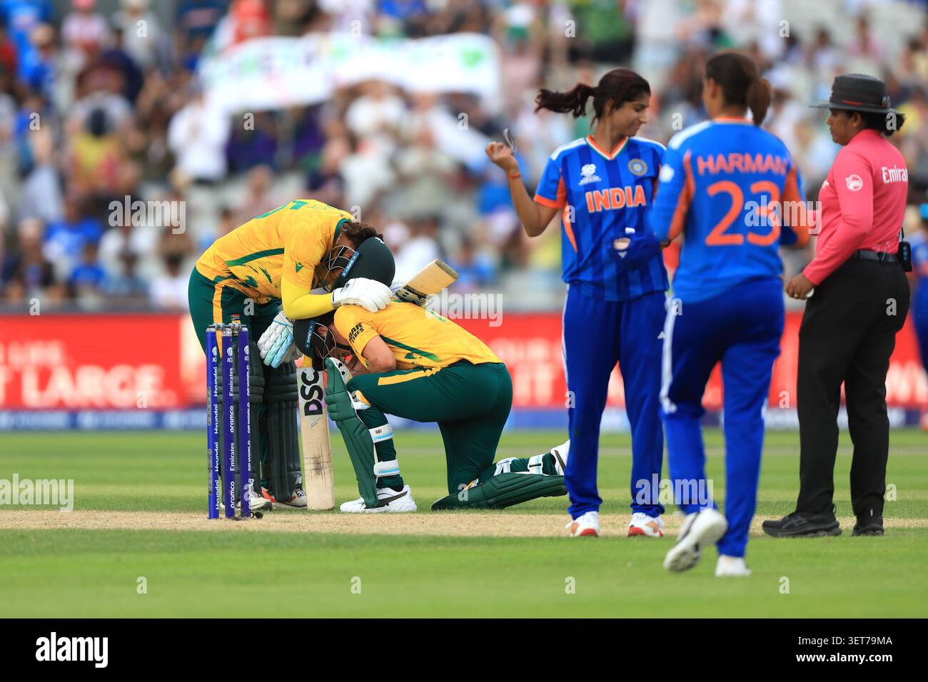 South Africa's Chloe Tryon (left) and Marizanne Kapp celebrate ...