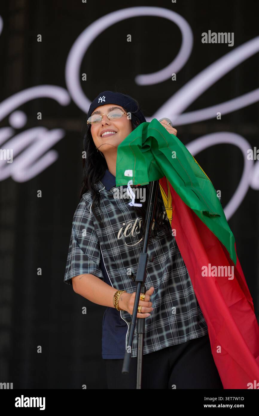 ROCK IN RIO LISBOA: Sofia Camara performing at Palco Super Bock on ...