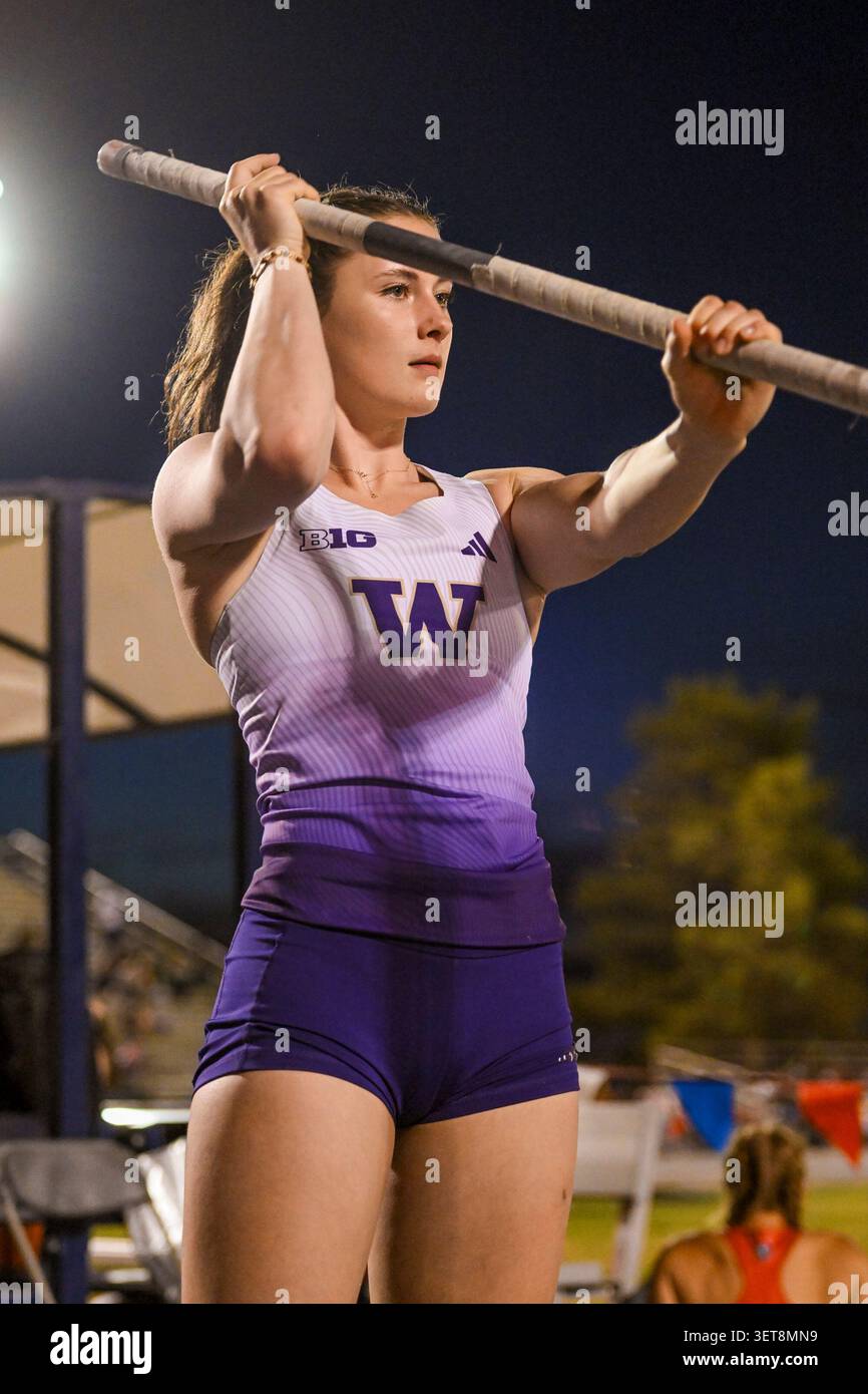 Hana Moll of Washington wins the women's pole vault with a height of 4 ...