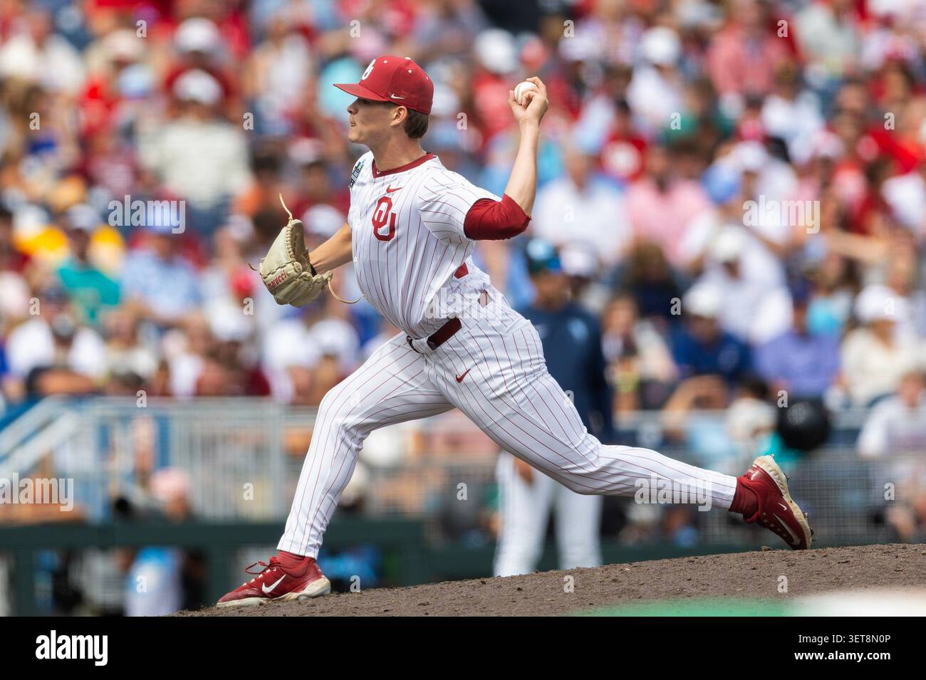 Oklahoma's Nate Smithburg pitches against North Carolina in the seventh ...