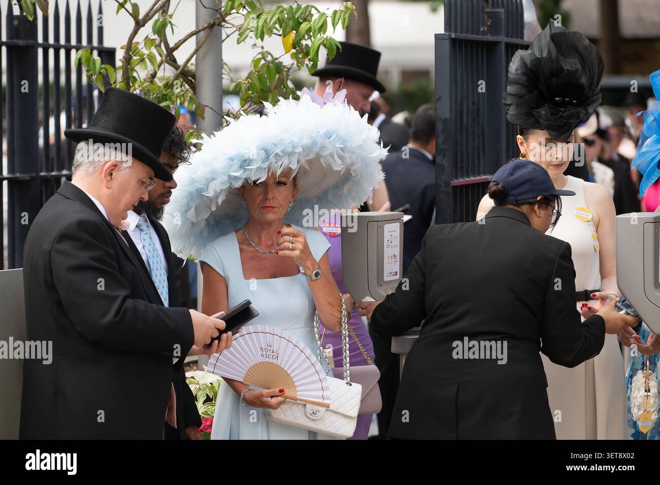 Ascot, Berkshire, UK. 20th June, 2026. Milliner Viv Jenner arriving on ...