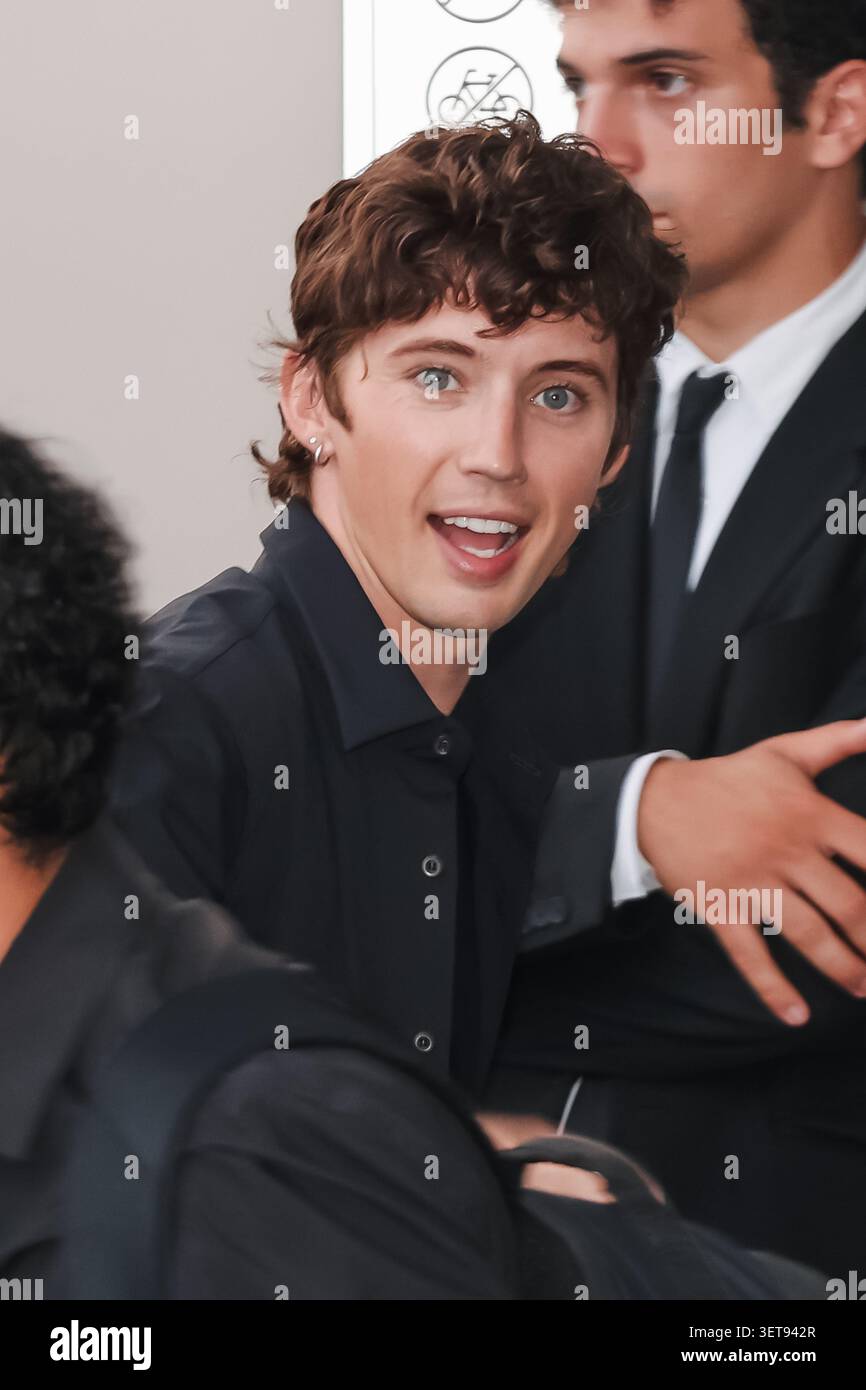 IPA85924196 - Milan, Milan Fashion Week Menswear Spring/Summer 2027 ...