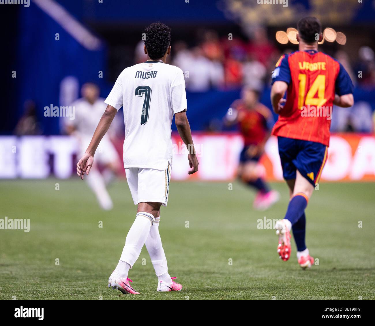 ATLANTA, GA - JUNE 21: Musab Al Juwayr #7 of Arábia Saudita dribbles ...