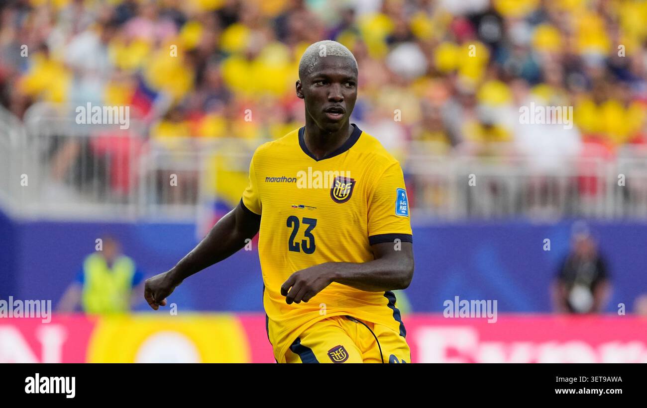 Ecuador's Moises Caicedo (23) passes the ball during the World Cup ...