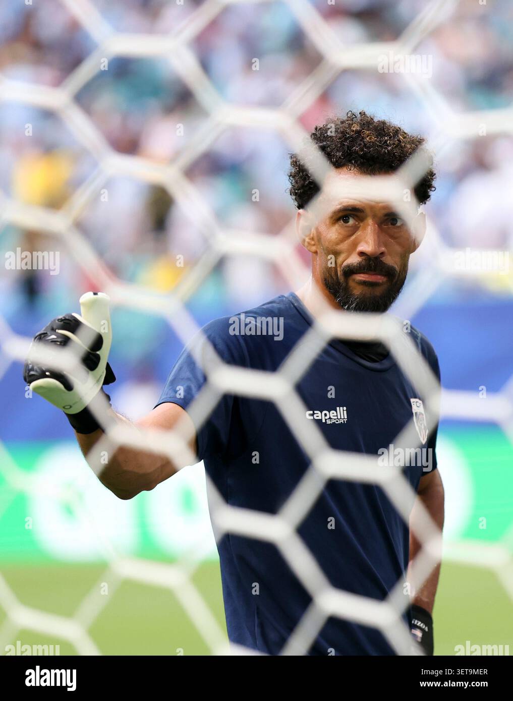 (260622) -- MIAMI, June 22, 2026 (Xinhua) -- Vozinha, goalkeeper of ...