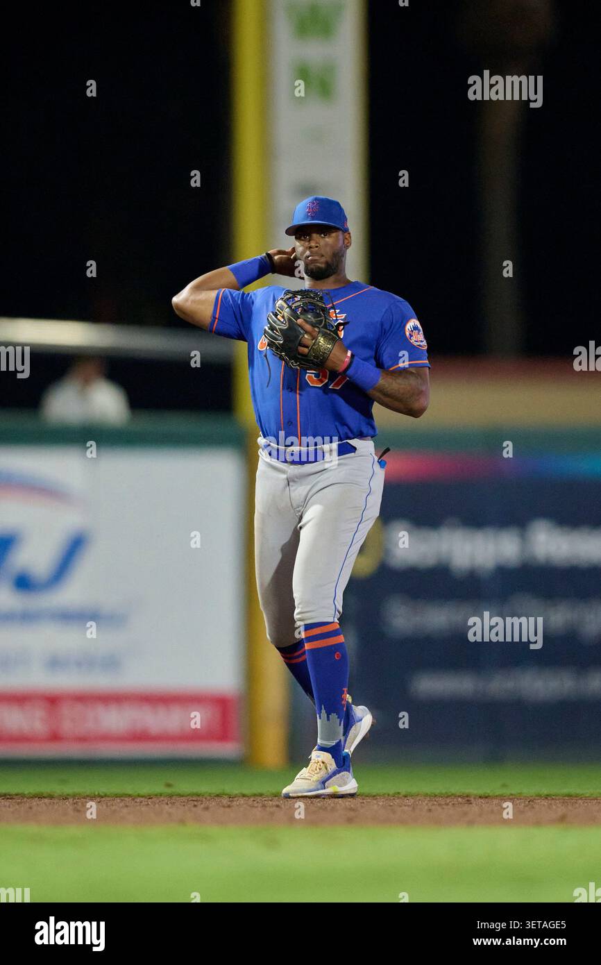 New York Mets shortstop Shervyen Newton (57) throws to first base ...
