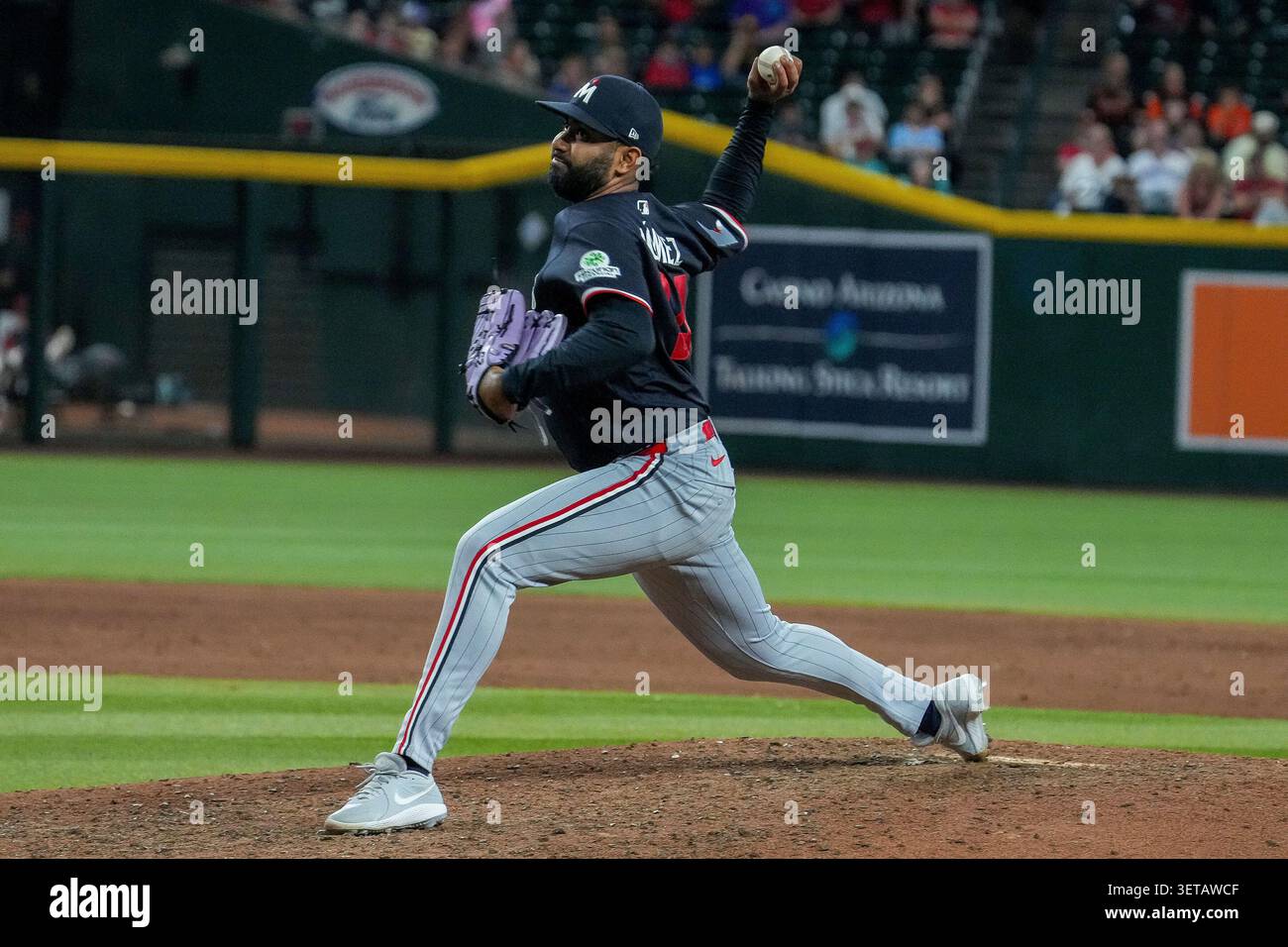 Minnesota Twins pitcher Yoendrys Gómez (94) during a baseball game ...