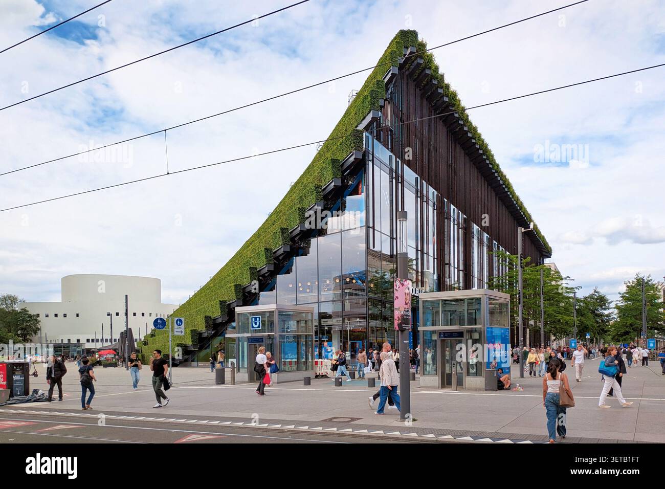 Düsseldorf, Germany - June 9th 2026: Kö-bogen II green facade building ...