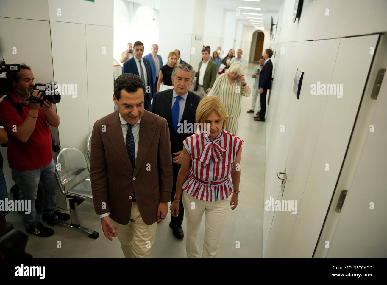 The acting President of the Regional Government of Andalusia, Juanma ...