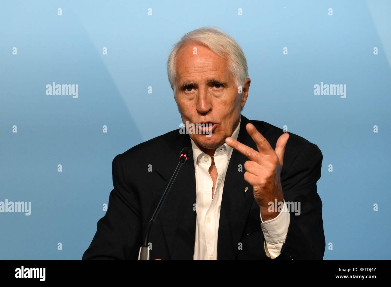 IPA85941518 - During the press conference held by the new FIGC ...