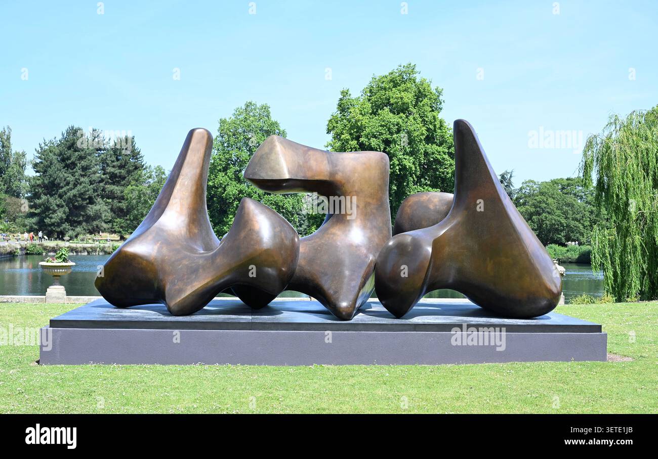Set across Kew's iconic landscapes and world-renowned botanical ...