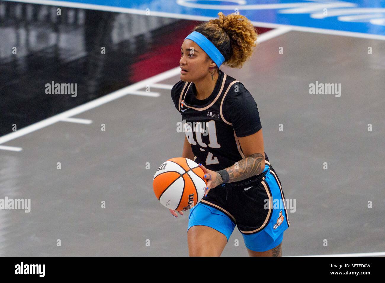 ATLANTA, GA - JUNE 20: Te-Hina Paopao #2 of the Atlanta Dream dribbles ...