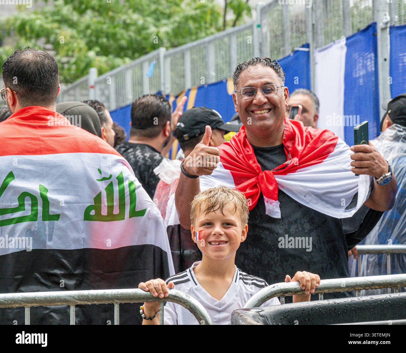 Fans arrive at Philadelphia Stadium for the France vs. Iraq match ...