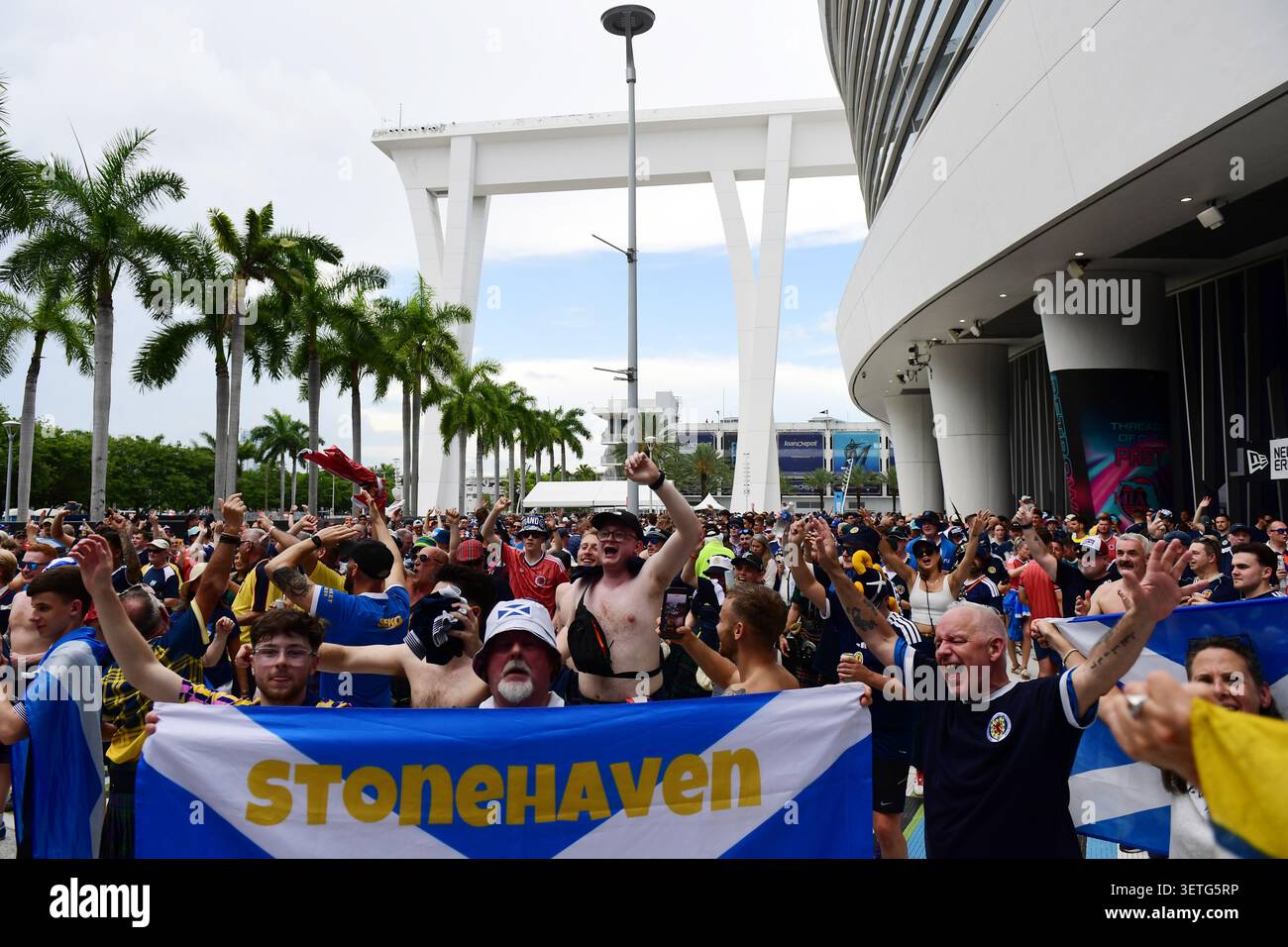 Scotland's fans take over Miami ahead of their march to loanDepot Park ...
