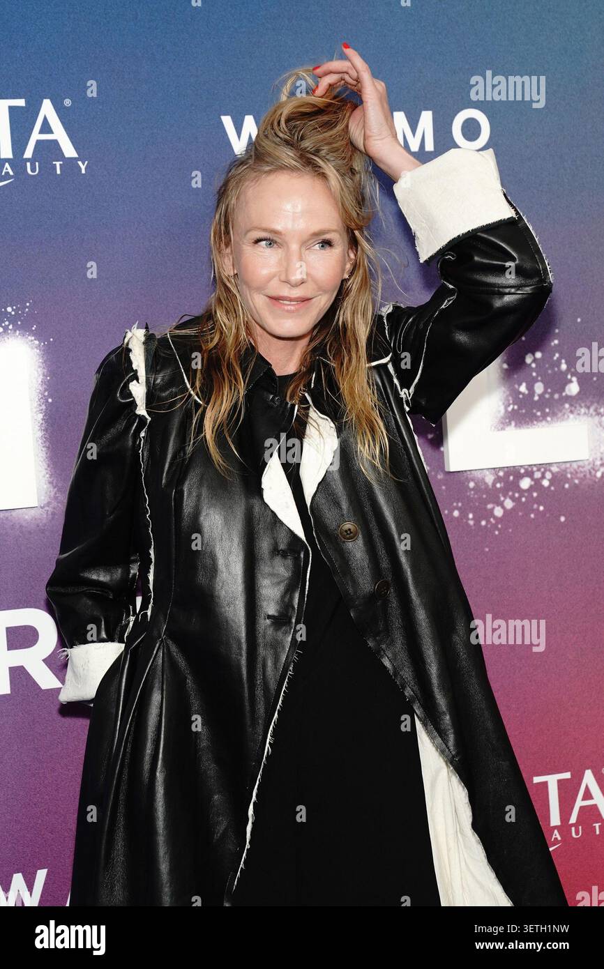 Kelli Giddish at arrivals for SUPERGIRL Premiere, The Plaza at 300 ...