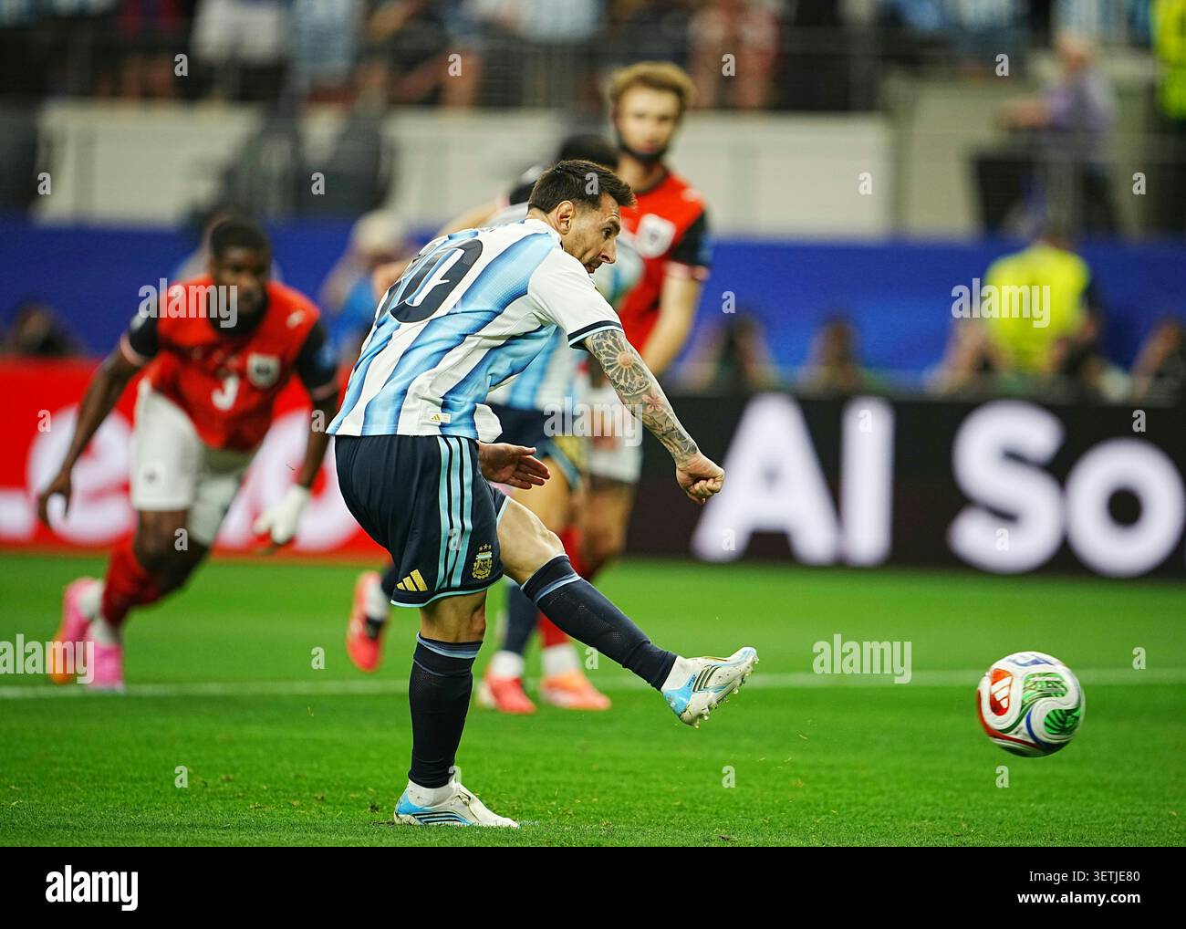 ABD0095 20260622 - The match between Argentina and Austria in the ...