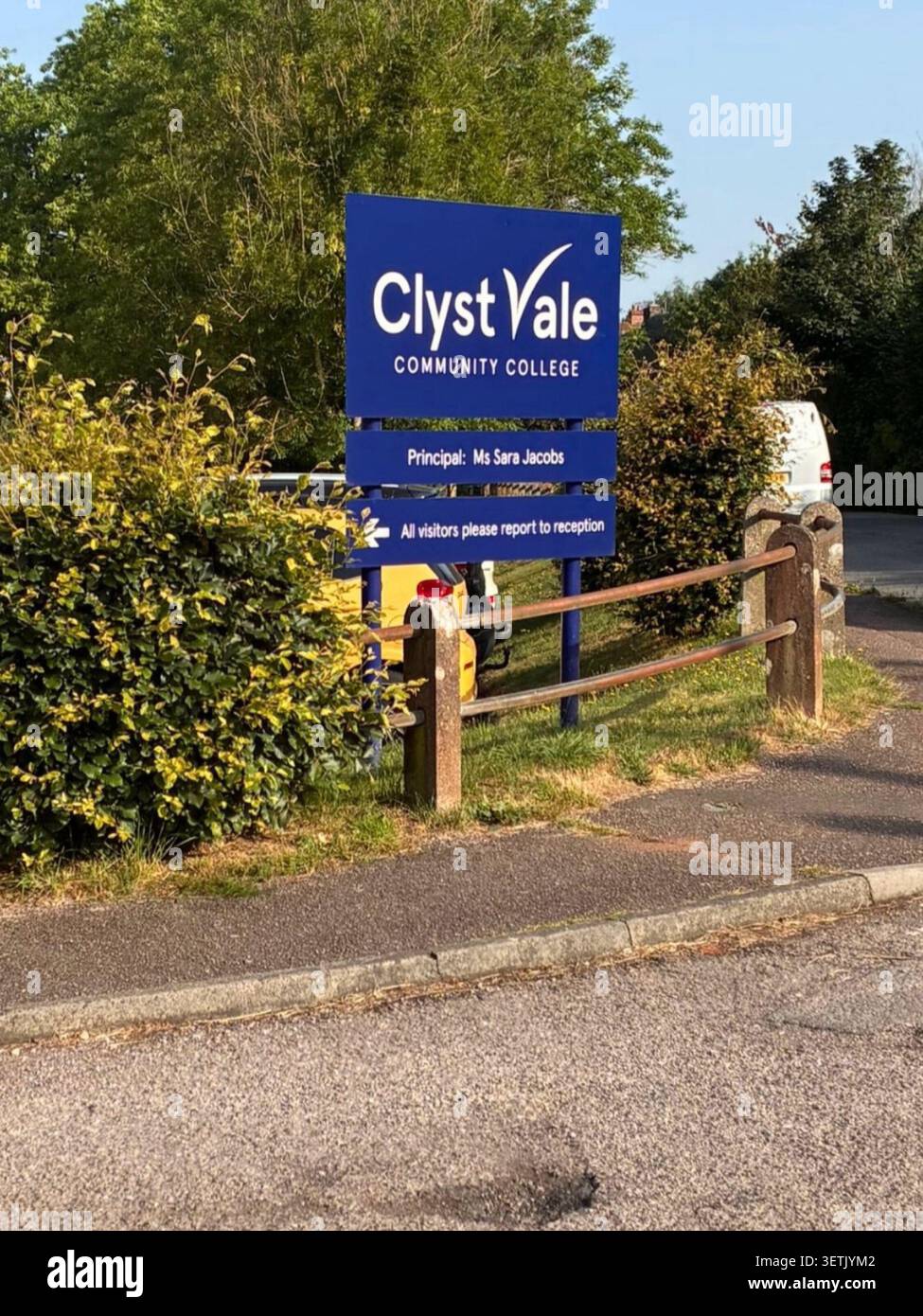 Broadclyst, Exeter, Devon, UK. Clyst Vale community college are closing ...