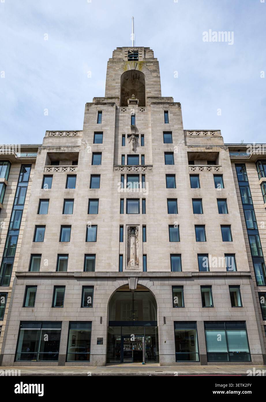 London - 07 12 2022: Abbey House Art Deco façade on Baker Street. Light ...